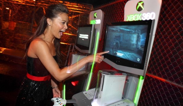 Celebrities play videogames JUST LIKE YOU! – Destructoid