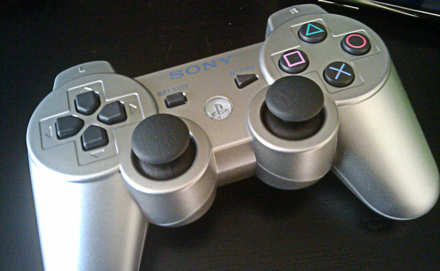 Confirmed: Silver DualShock 3 is like a black DualShock but in silver – Destructoid