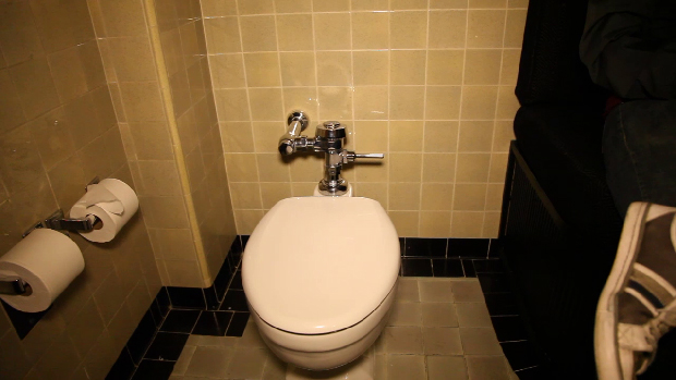 Just three dudes in a bathroom talking BioShock Infinite – Destructoid