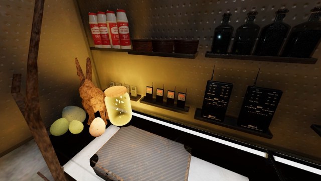 How to use the Spirit Box in Phasmophobia (T1, T2, T3 item guide)