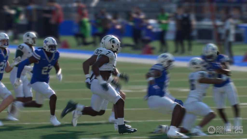 How to change camera angles in College Football 25