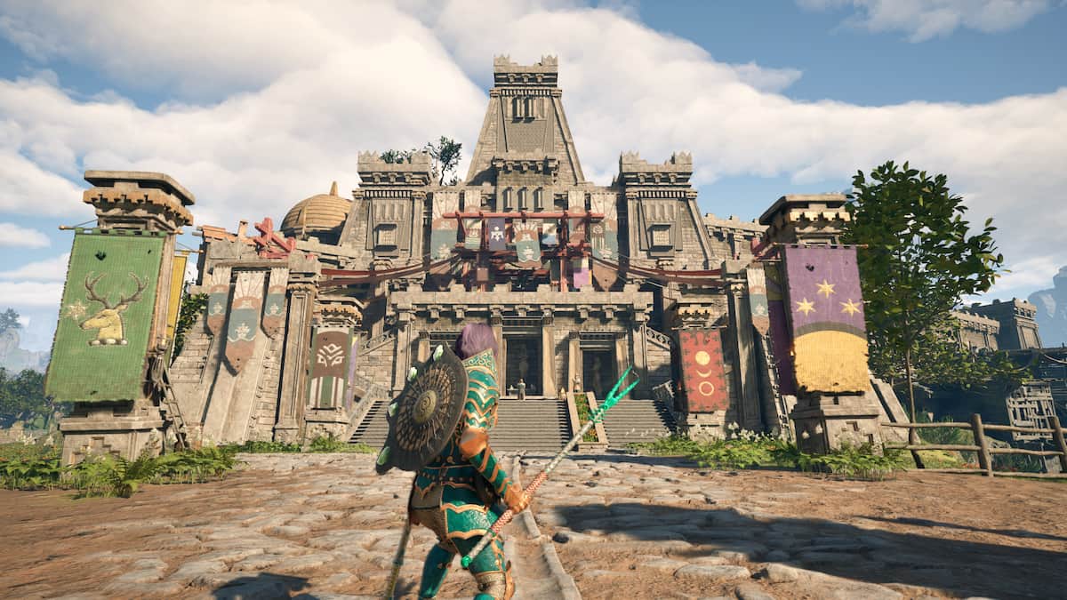 All Unique Clothing in Avowed and How to Find it